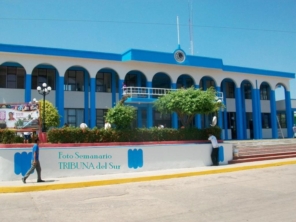 TRIBUNA del Sur/ Acayucan: Palacio Municipal de Soconusco azul como el ...