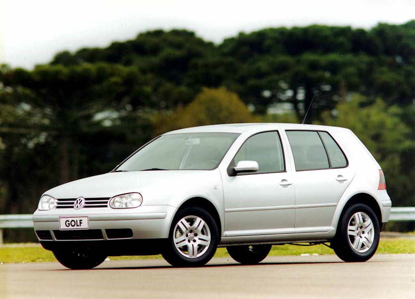 VW Golf GTI 2002 - fotos, especificações e ficha técnica