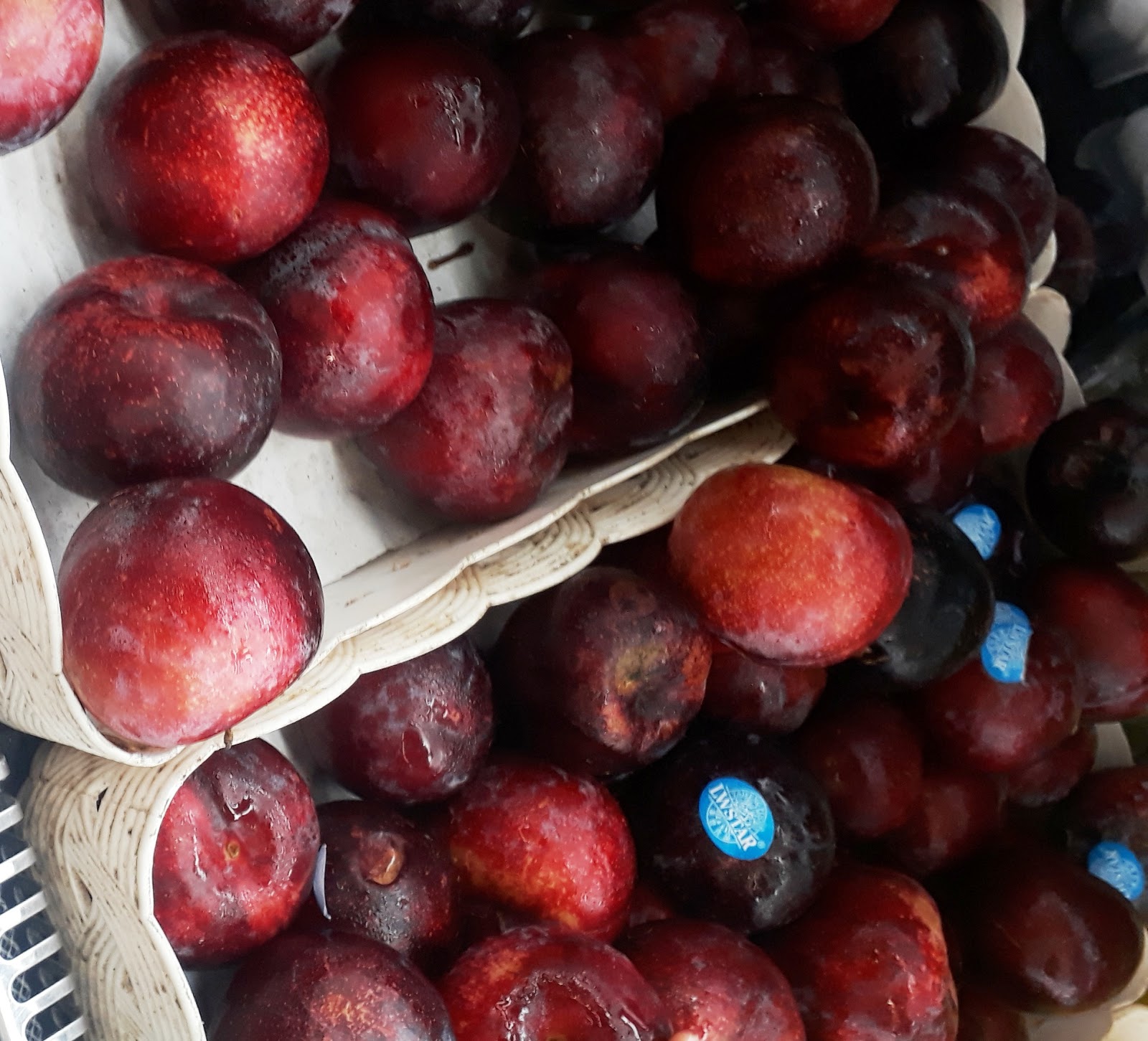 Manfaat Buah Plum Bagi Kesehatan. - Kornelius Ginting