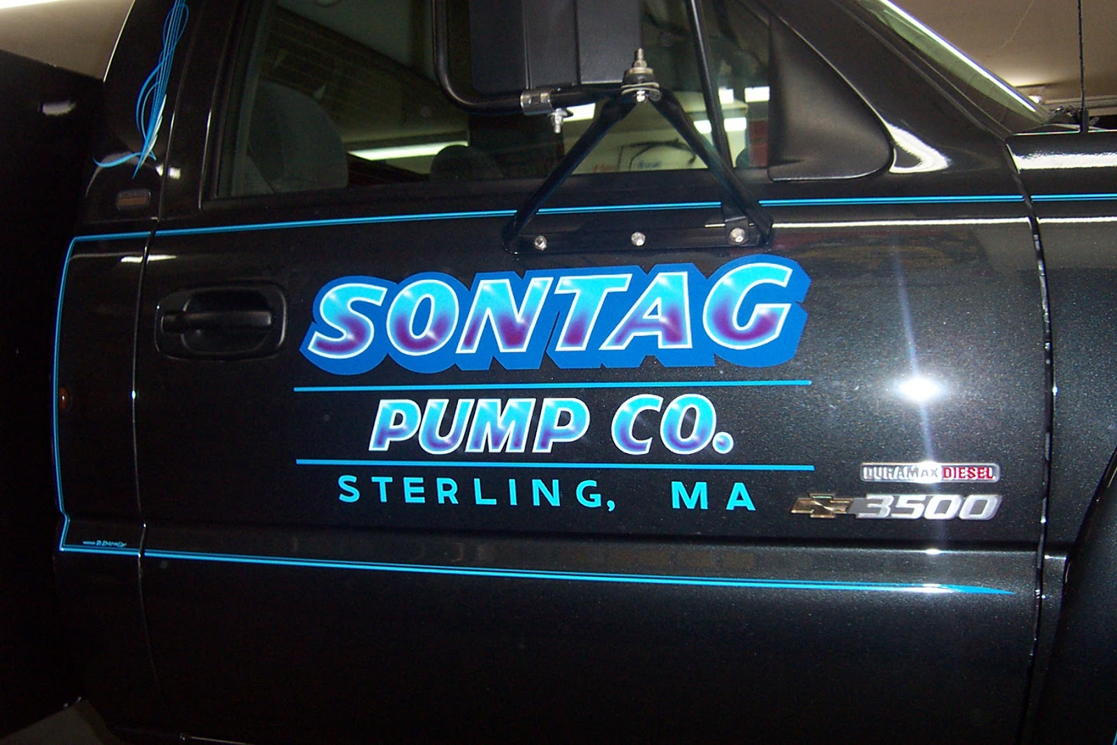 Dennis Day Designs - Lettering, Pinstriping; Murals: Hand Lettering