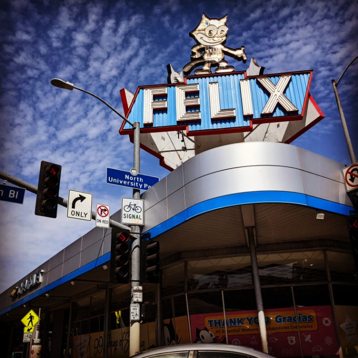 Fix Felix the Cat, L.A.'s most beloved (formerly) neon sign