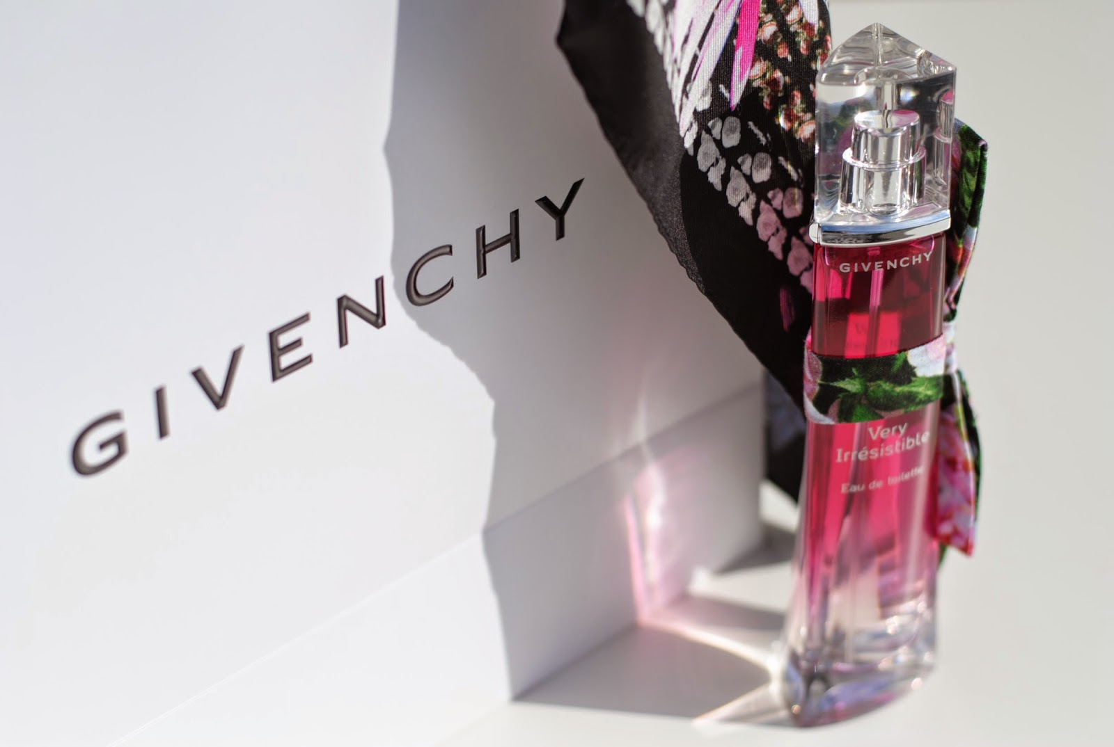 I AM A FASHIONEER: GIVENCHY - VERY IRRESISTIBLE