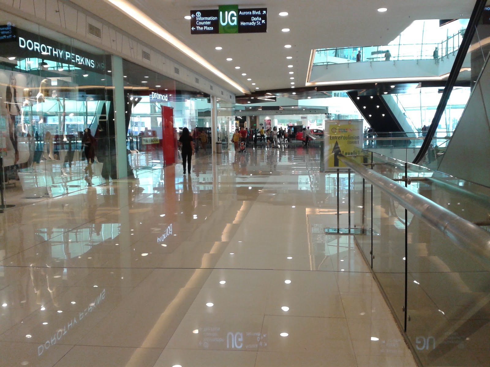 Glimpses and Glances: Just...Wow: The Robinsons Magnolia Mall in Quezon ...