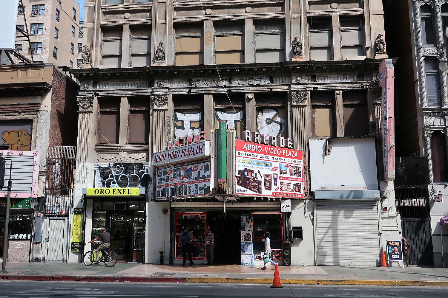Los Angeles Theatres: Arcade Theatre: recent exterior views