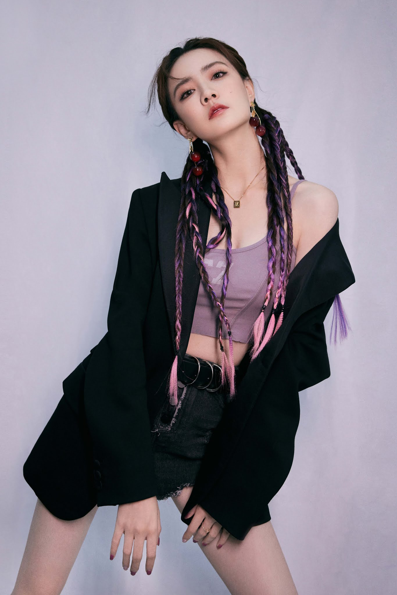 China Entertainment News: Xu Lu poses for photo shoot