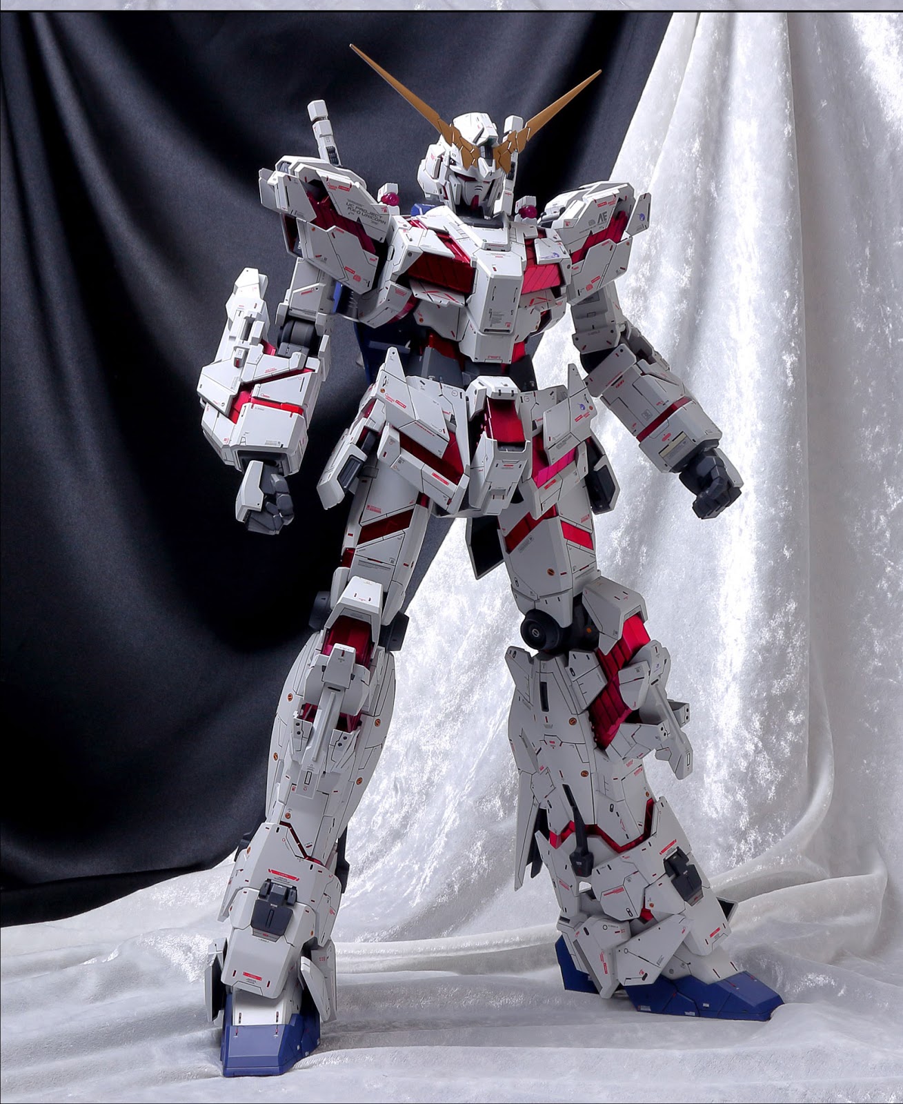 Custom Build: Mega Size 1/48 RX-0 Unicorn Gundam Destroy Mode [Detailed]