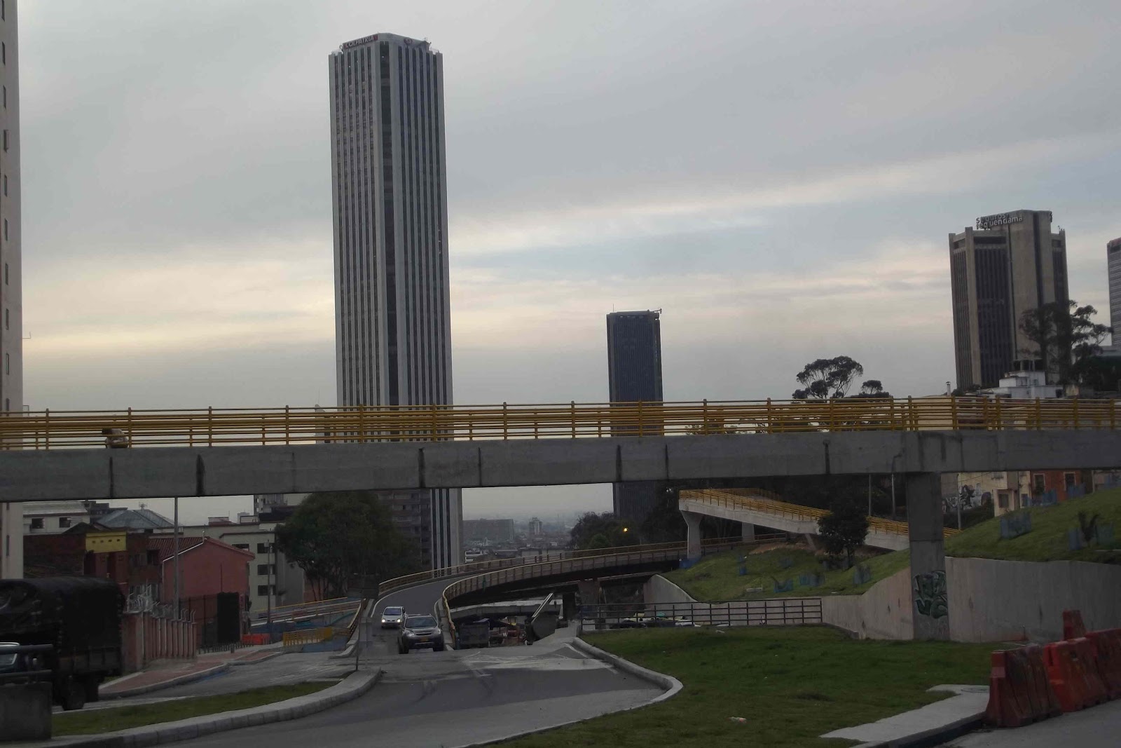 Mike's Bogota Blog: Bogotá's Elegant New Pedestrian Bridges