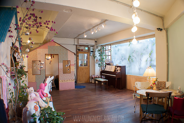 Falling In Light: {Throwback Thursday} - Princess Diary Cafe, Round Two