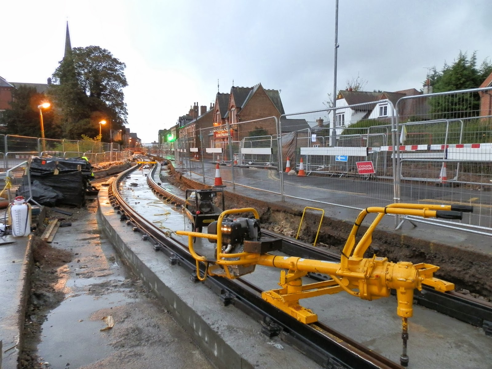 antonalyptic: Beeston tram works