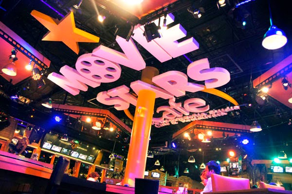 Dine and Drink with the Stars at Movie Stars Cafe | Rockstarmomma