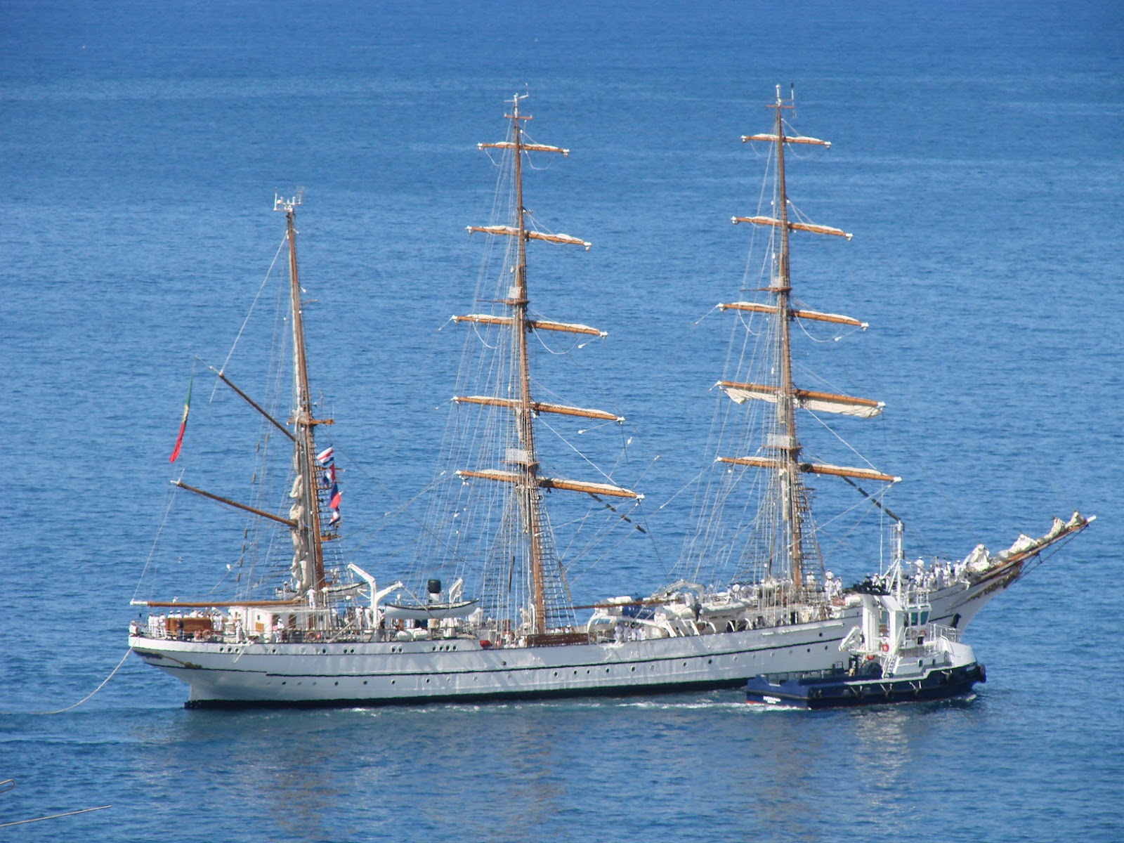 Sergio@Cruises: N.R.P. Sagres chega ao Funchal