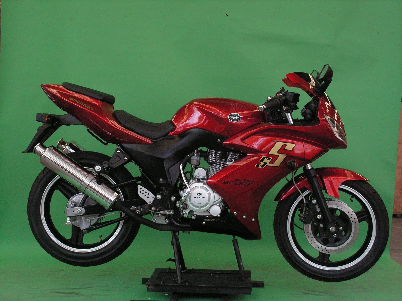 Dinamo Super Sport 250 cc