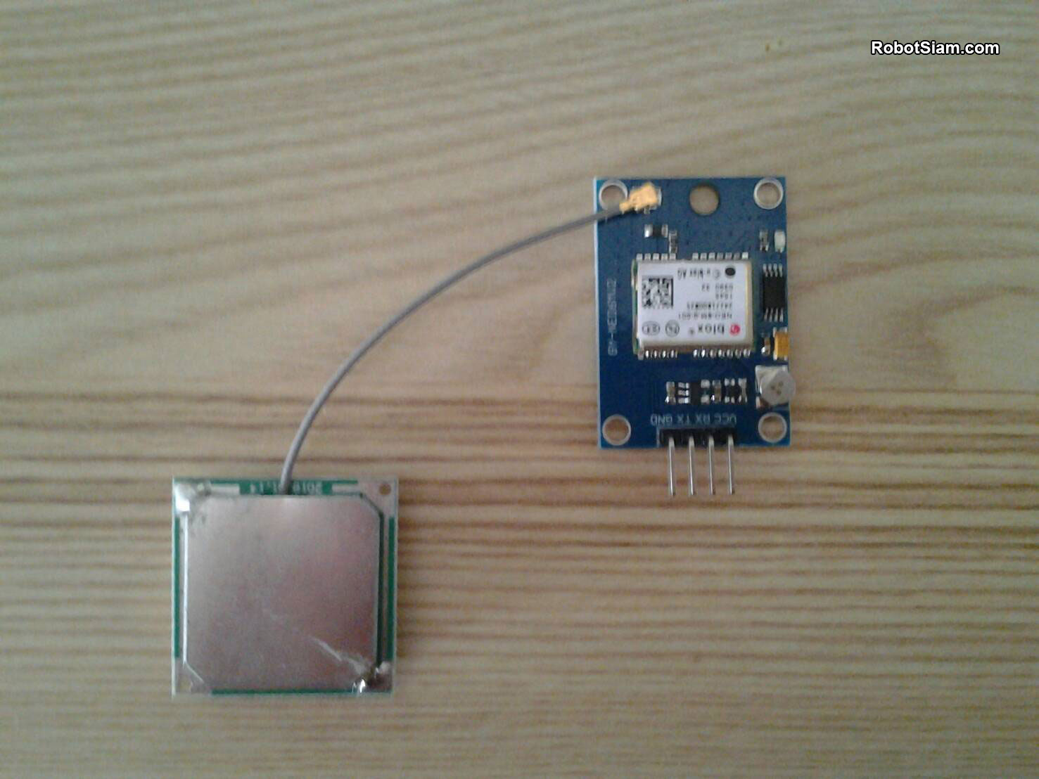 ตัวอย่างโปรเจค Iot Esp32 หุ่นยนต์ Esp32 โปรเจค Esp32 แสดงตำแหน่งจาก