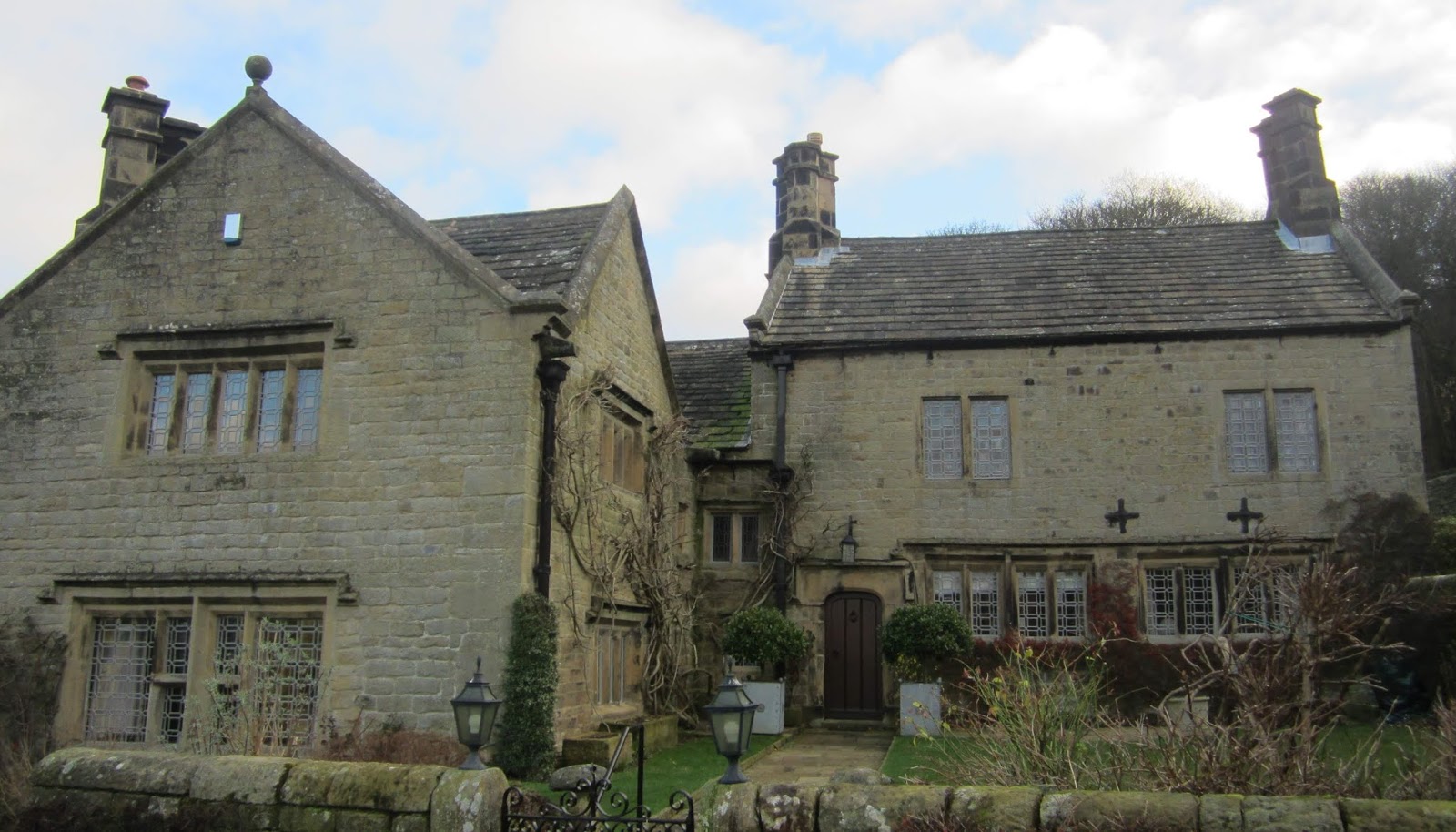 Walking The Peak: Hathersage, Offerton, Shatton, Brough, Aston ...