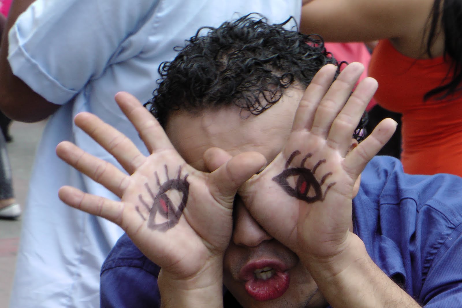 Grupo Teatral Arlequín y los Juglares: Que florezca la vida...