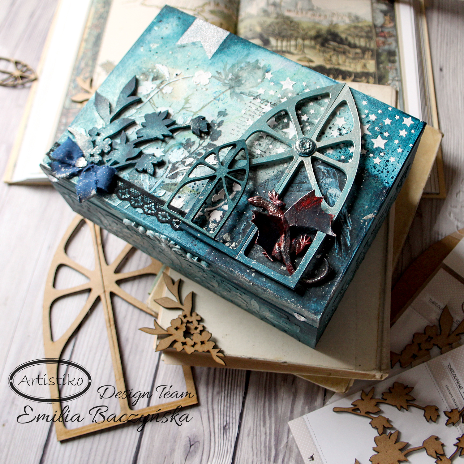 Szkatułka z witrażem / Casket with a stained glass window