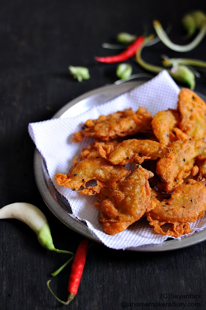 Bok Phool Bhaja (Agati Flower Fritter) - A Homemaker's Diary