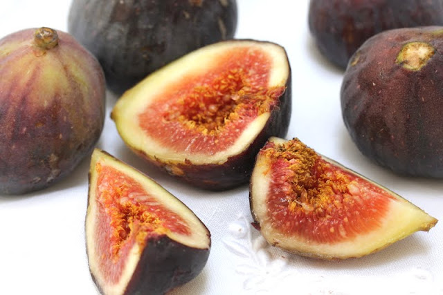 Lilyfield Life: Fig canapés and some beach scenes