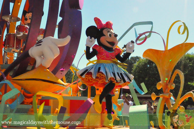 Magical Days with the Mouse: Wordless Wednesday - A Closeup of Minnie ...