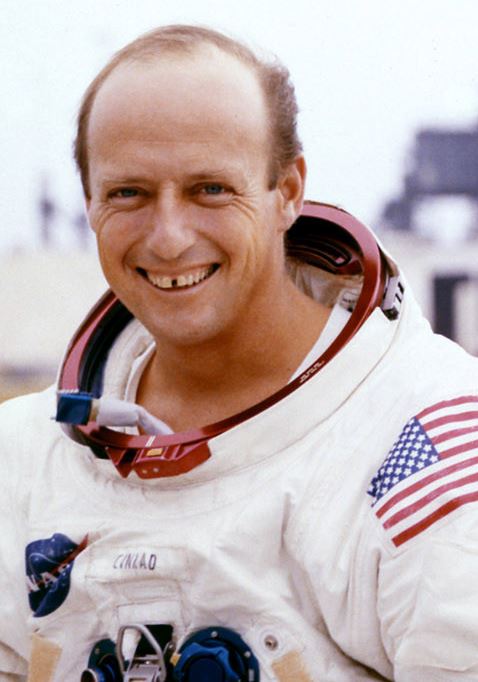 LOS HOMBRES QUE CAMINARON EN LA LUNA