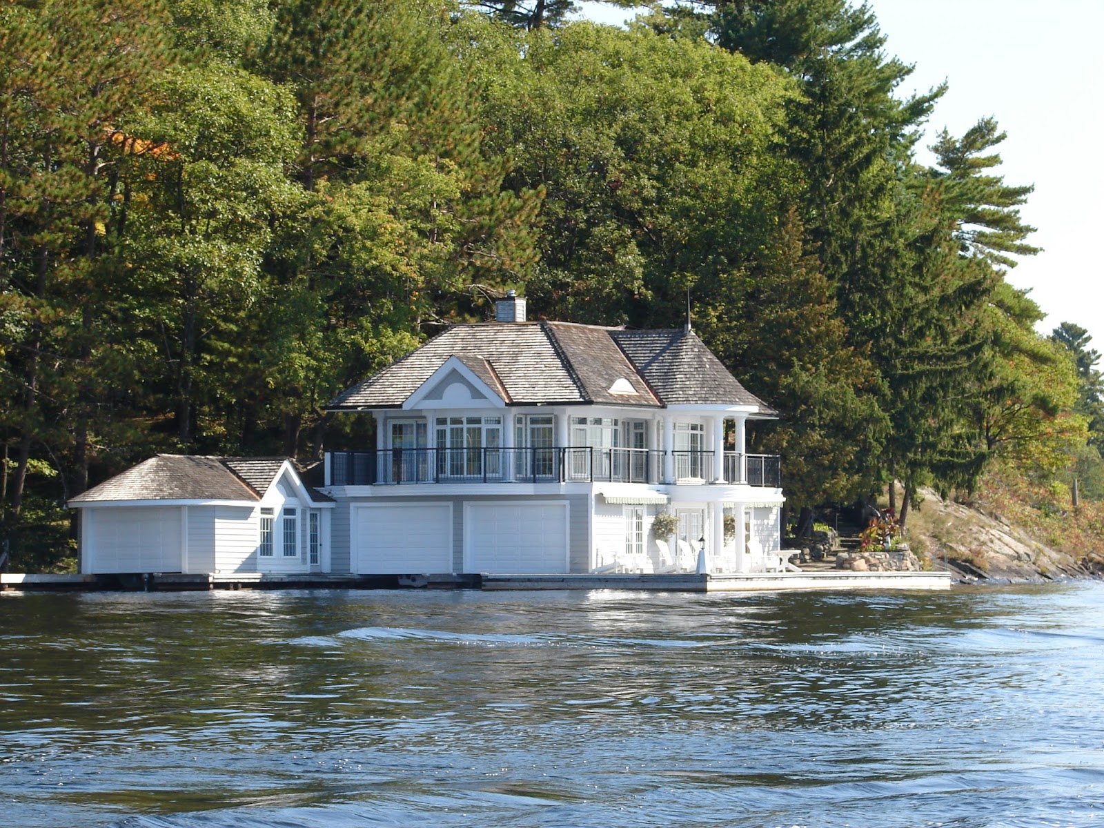 Just things and thoughts: Beautiful Boathouses of Muskoka