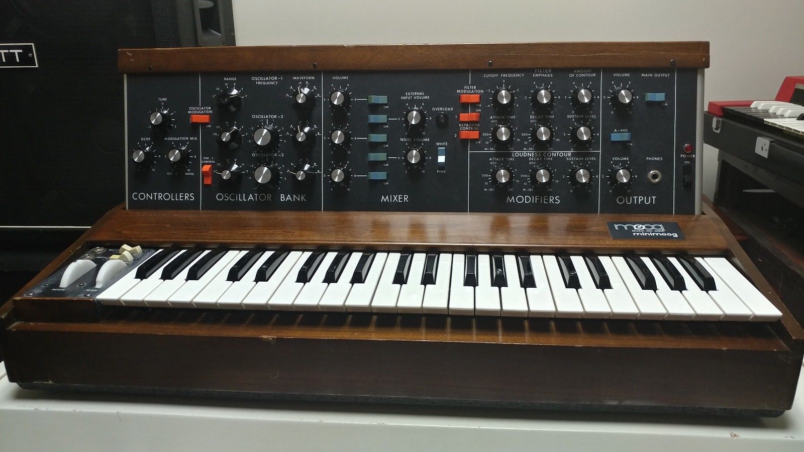 MATRIXSYNTH: Moog Minimoog Keyboard Synthesizer SN 3154