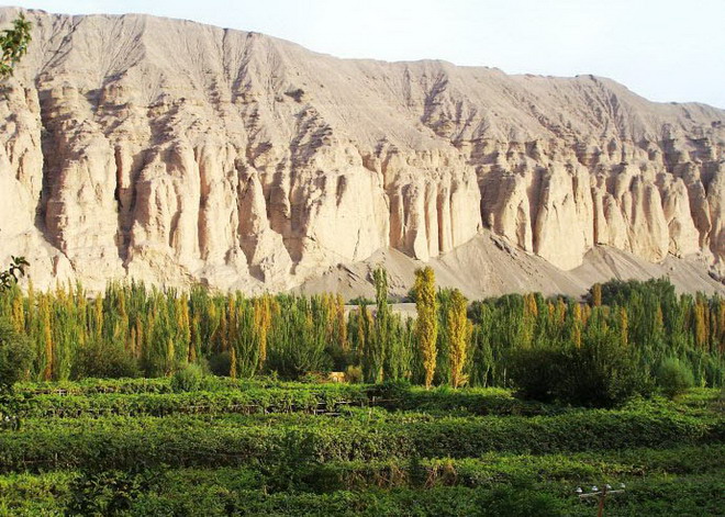 Turpan Fire Island “Paradise”- Grape Valley | China Tours Online Blog