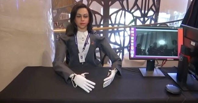 Half Humanoid Vyom mitra, India's first unmanned mission :ISRO ...