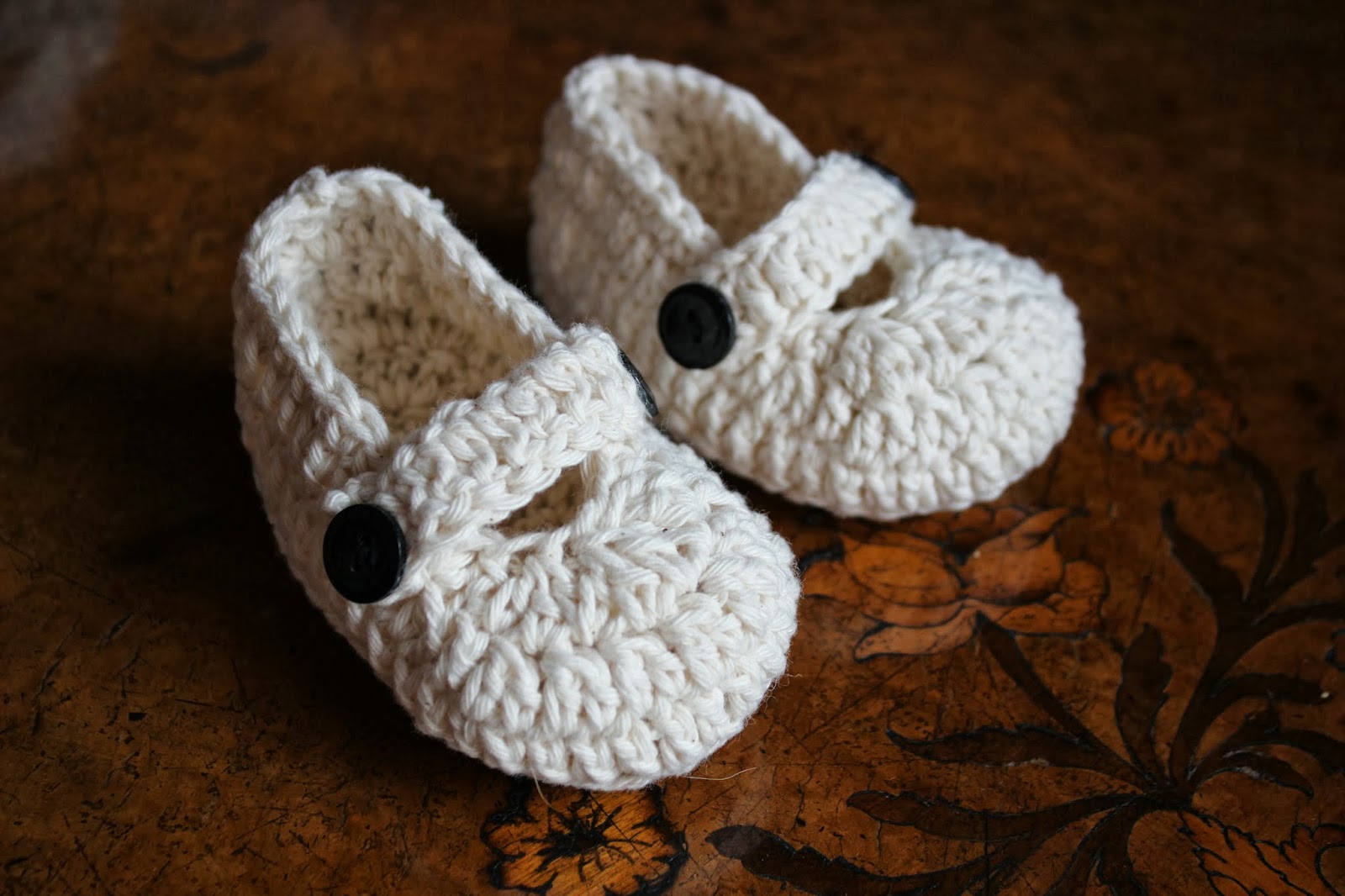 Tutorial de zapatitos a crochet - Imagui