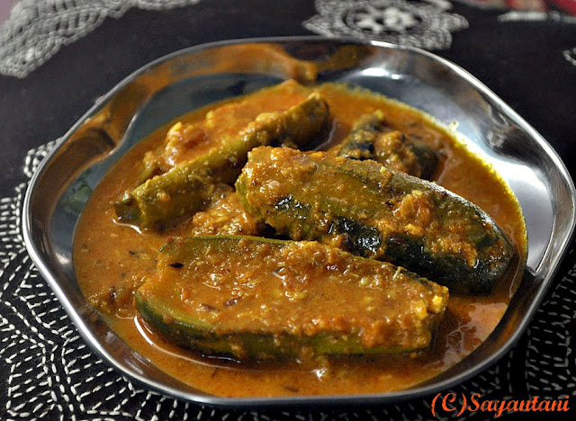 Patol er Korma (Pointed Gourd cooked in coconut milk) - A Homemaker's Diary