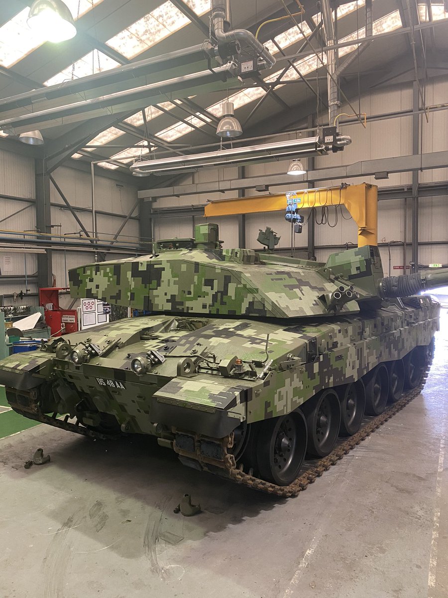 The Dead District: Challenger-2 in digital camo