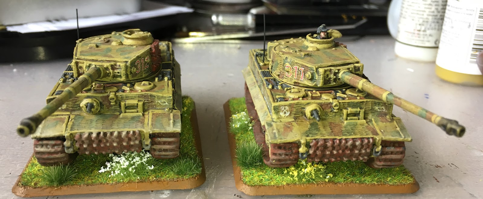 Mad Tin Hatter!: 15mm Tigers and StuG's Finished!