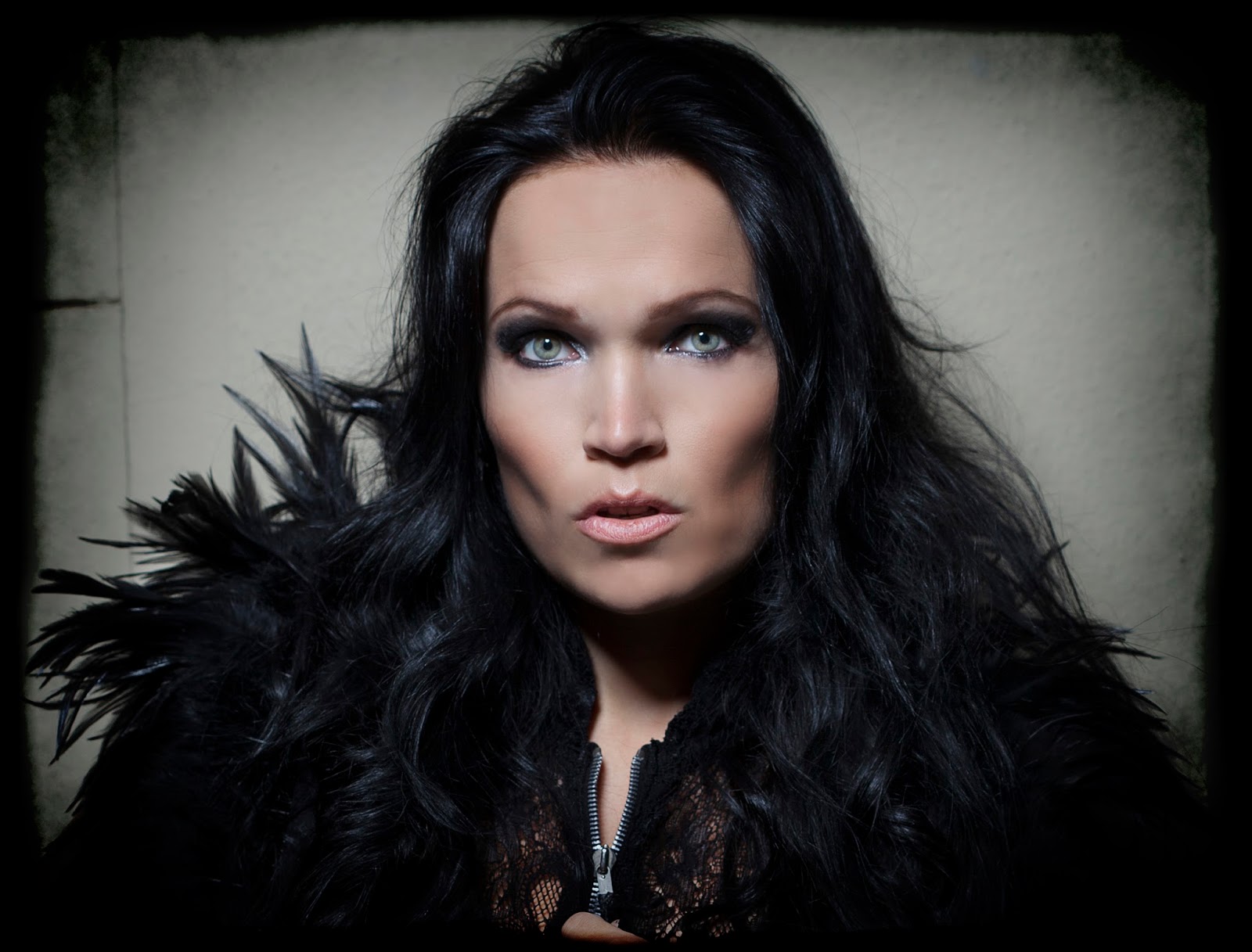 Pânico, suor e lágrimas: TARJA TURUNEN : I FEEL IMMORTAL