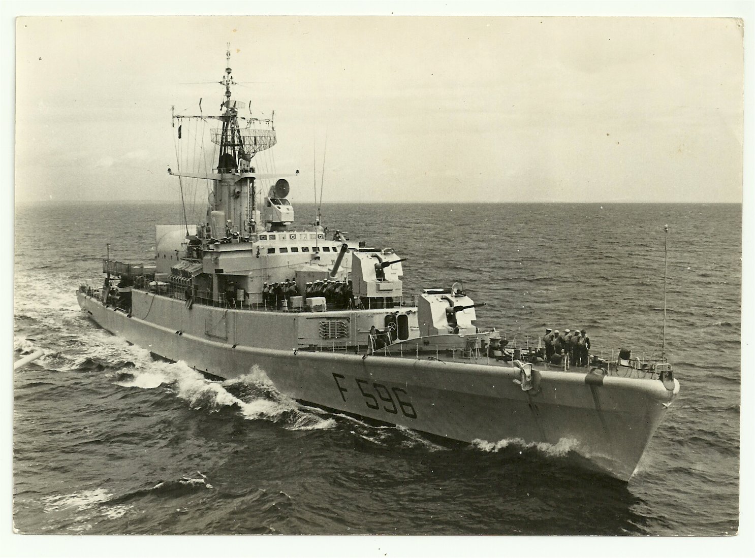 Foto Navi Militari Italiane: Fregata F596 Rizzo