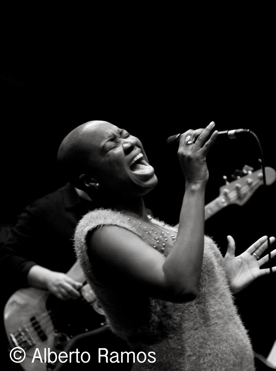 jazz ceuta: Janine Johnson y Raíles Blues Band