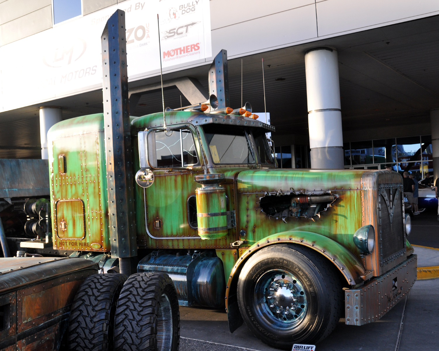 Just A Car Guy: the Welder Up crew brought a newish semi to SEMA! Cool ...