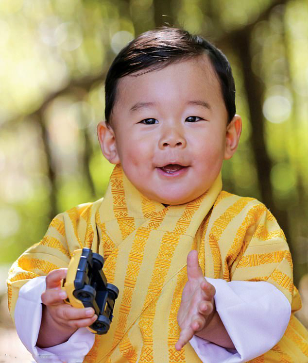 Royal Family Around the World: The new photo of Crown Prince Jigme ...