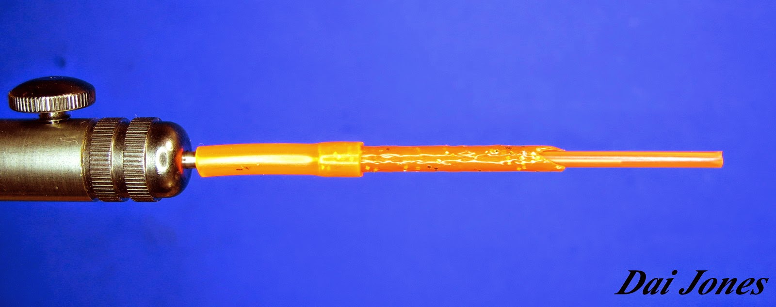 Flies step by step: Prawn tube, step by step.