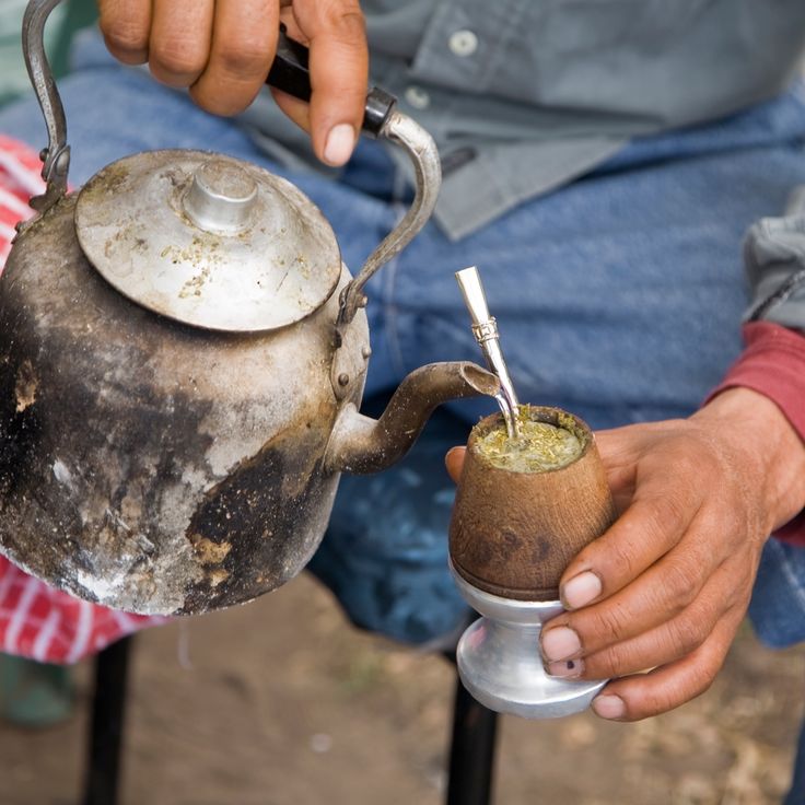Gente Club del Mate: El Arte de Cebar Máte