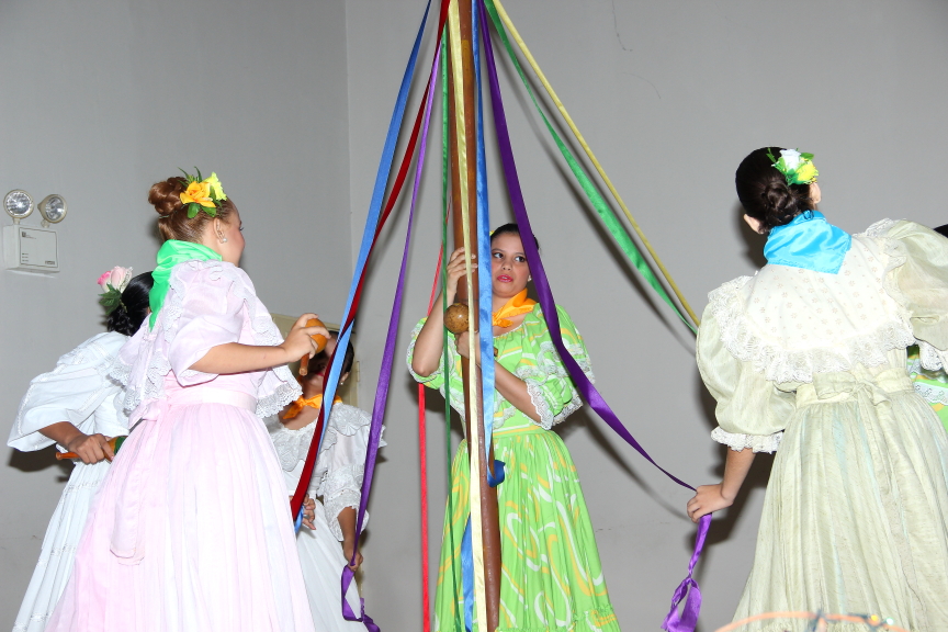 “Belén entre cintas de Sebucán” acto de fin de año de la Escuela Gladys ...