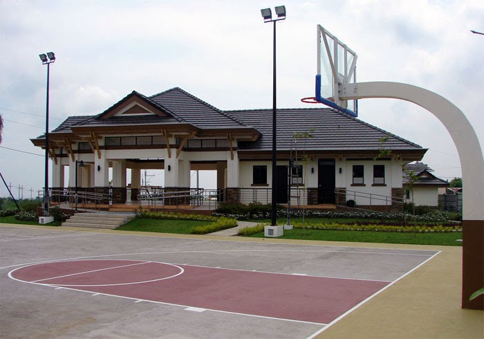 Ciudad De Calamba & Ashton Fields