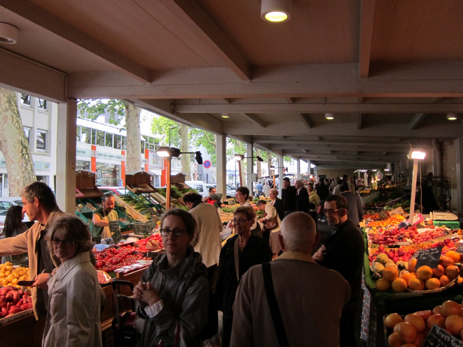 Umstumpular Loons: Nantes Central Market - The Marche Talensac