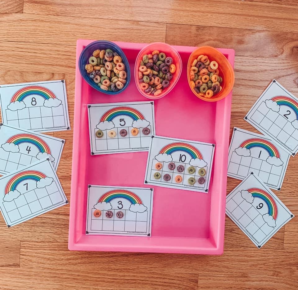 Little Mrs. Preschool: Fruit Loop Math
