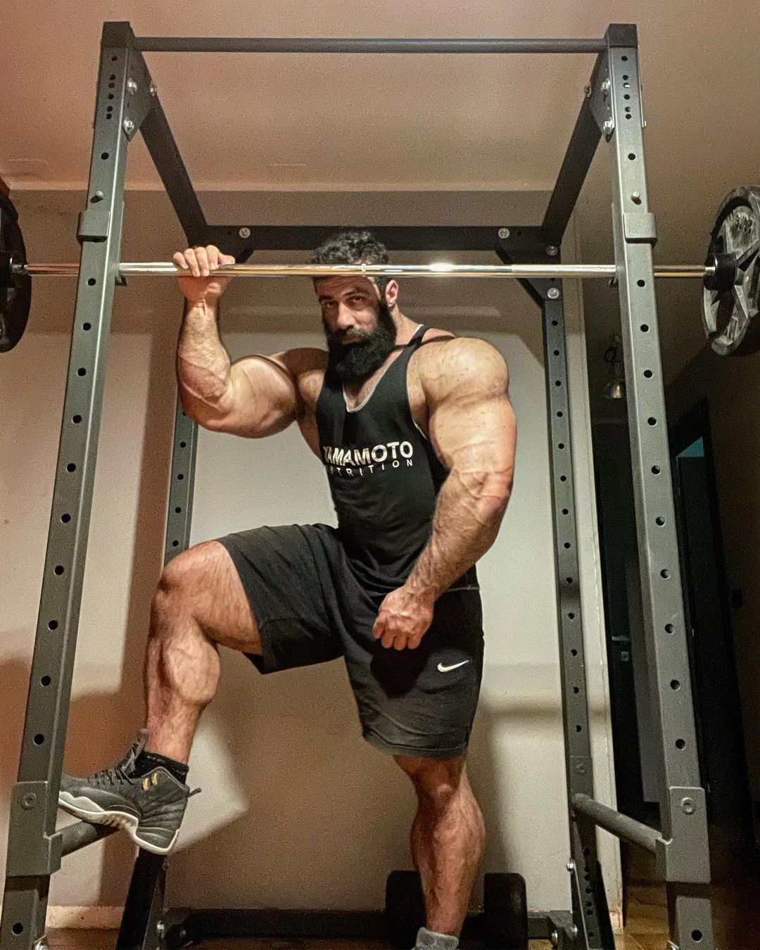 Muscle Lover: Italian Super-Heavyweight bodybuilder Michele Caruso