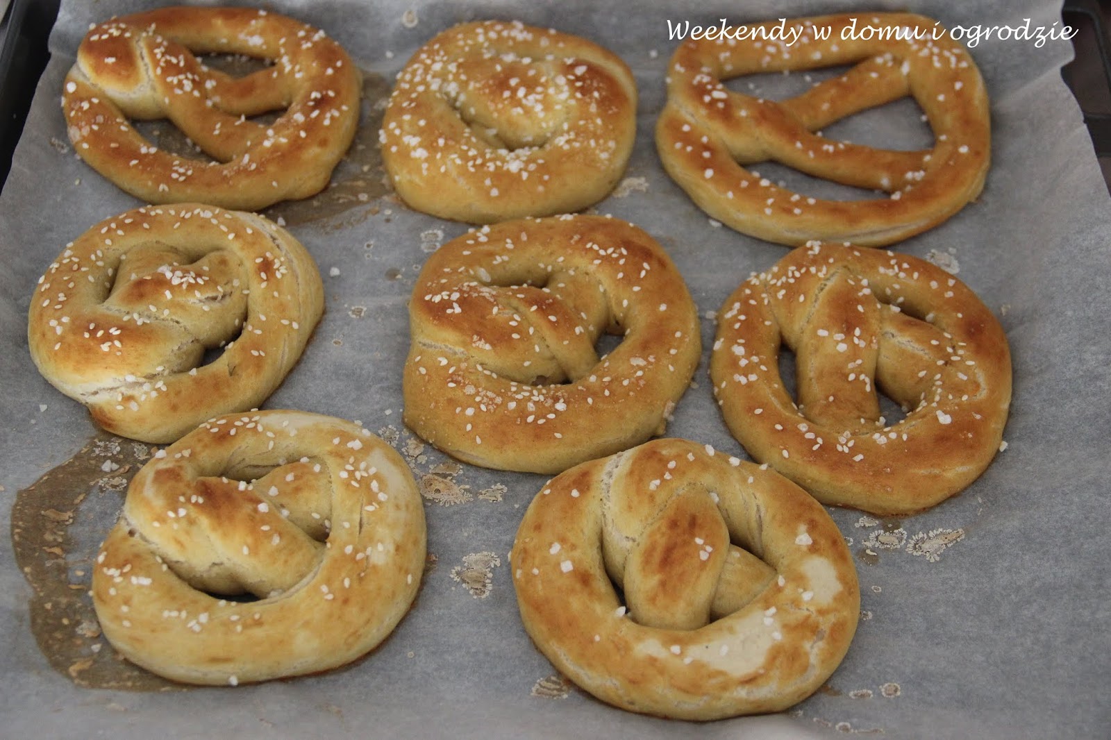 Weekendy w domu i ogrodzie: Precle w kwietniowej piekarni