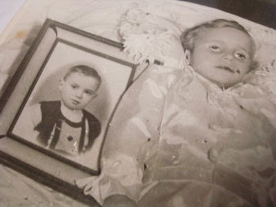 Trumieniec: Jak rozpoznać autentyczne zdjęcia post mortem