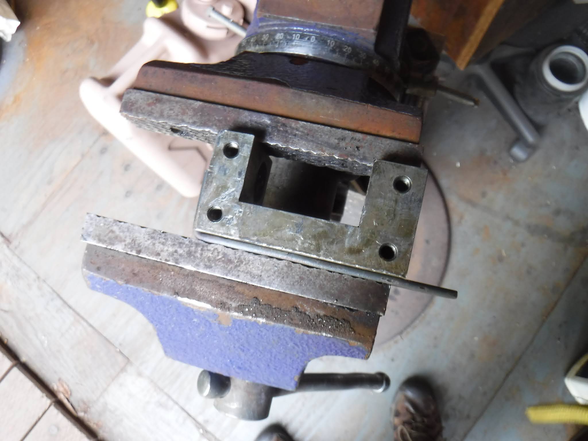 Genocache: NEVER BEEN DONE BEFORE! Folding legs for Pelican 1650 case