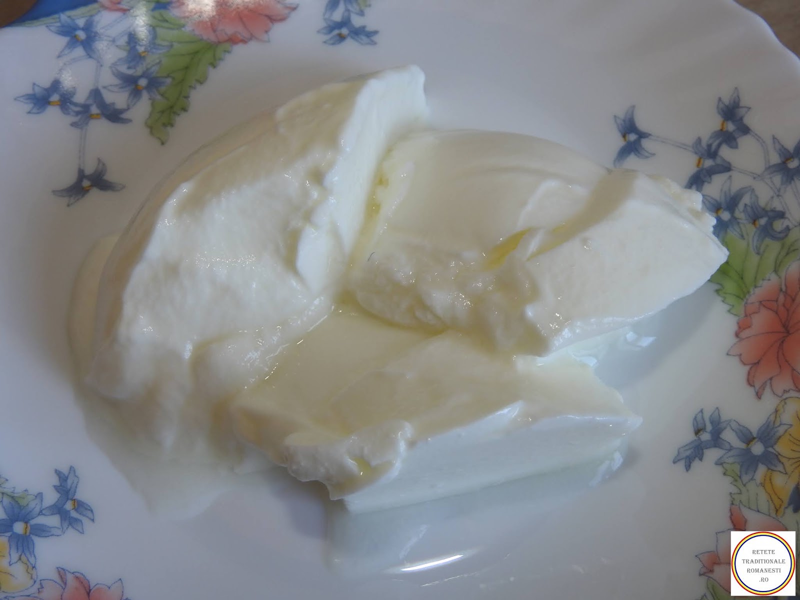 Iaurt de casa reteta | Retetetraditionaleromanesti.ro