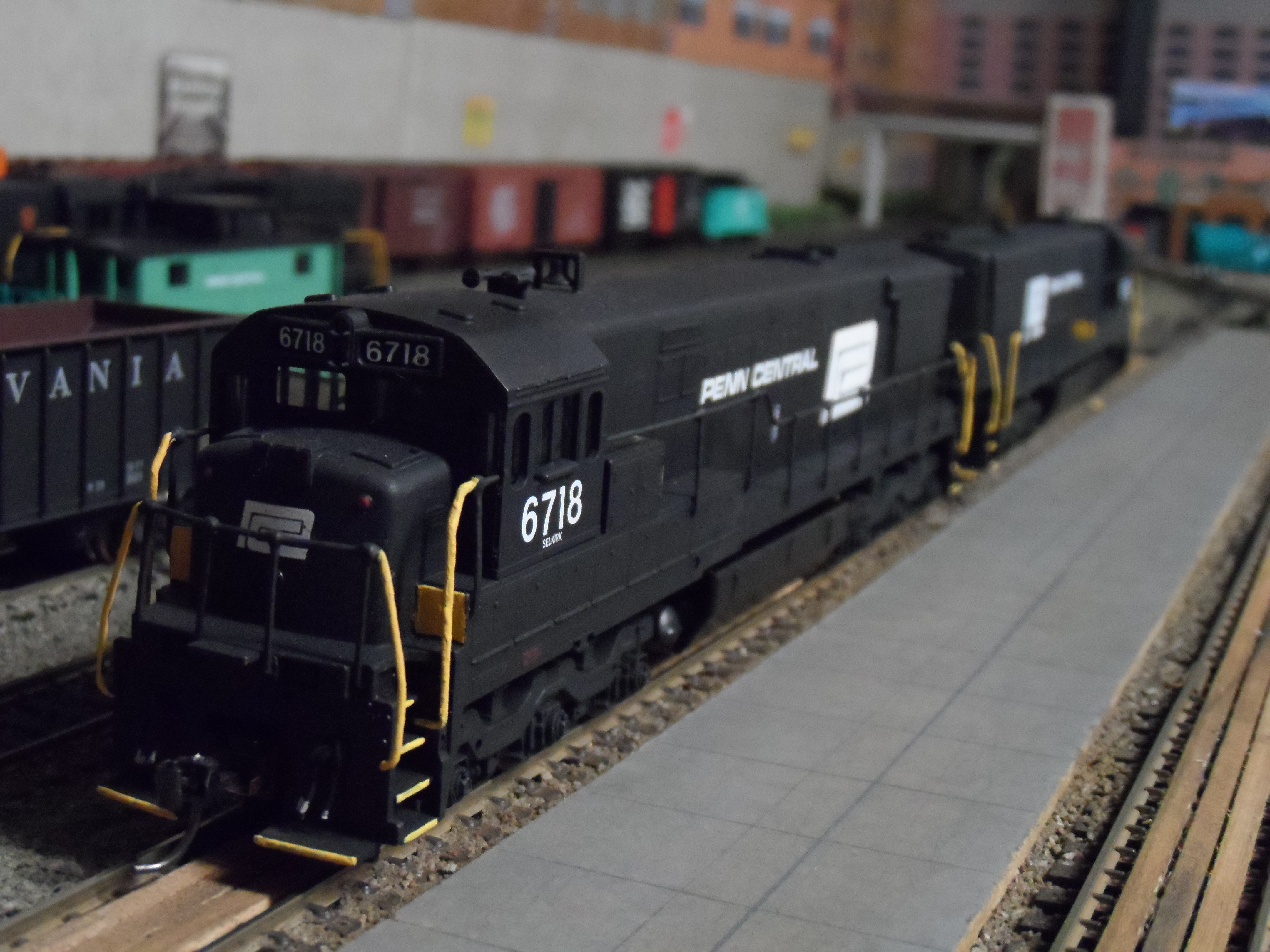 New York Central Train Layout: Penn Central U23C #6710