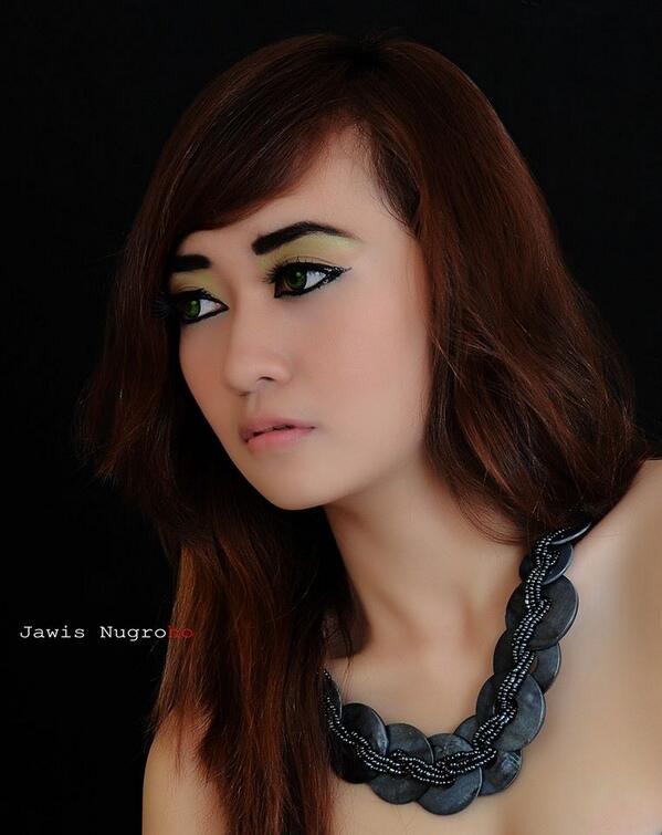 Galeri Foto Model Tria Ayu Utami - Namina Mei